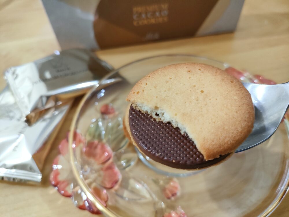 京都発！Dari K(ダリケー)のカカオサンドクッキーはチョコが主役 | mellow wave